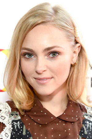 AnnaSophia Robb Biography | Fandango